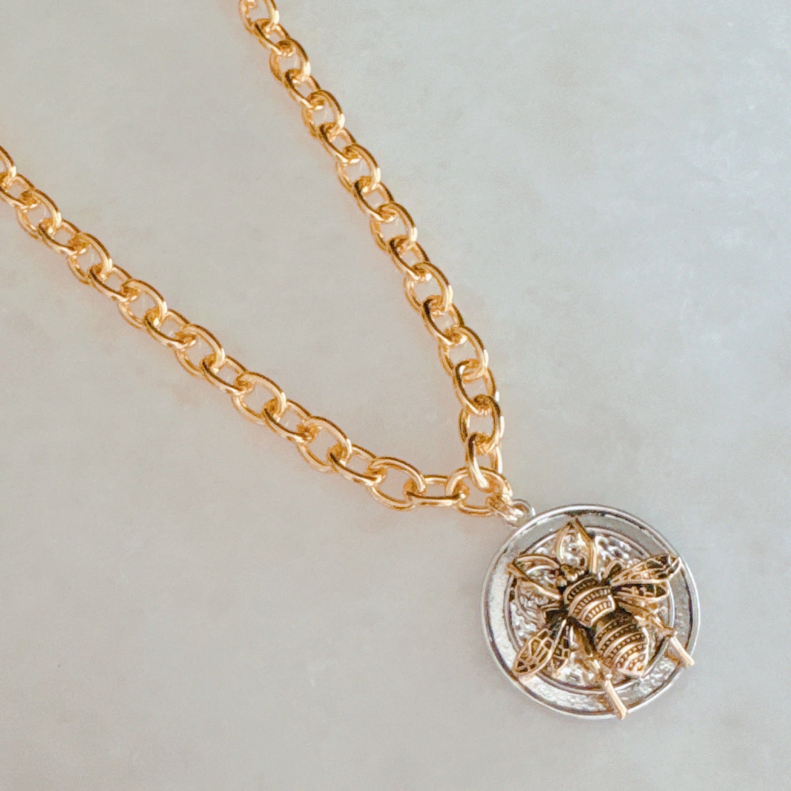 Bold And Antique Bee Chain Necklace – Ellisonyoung.com