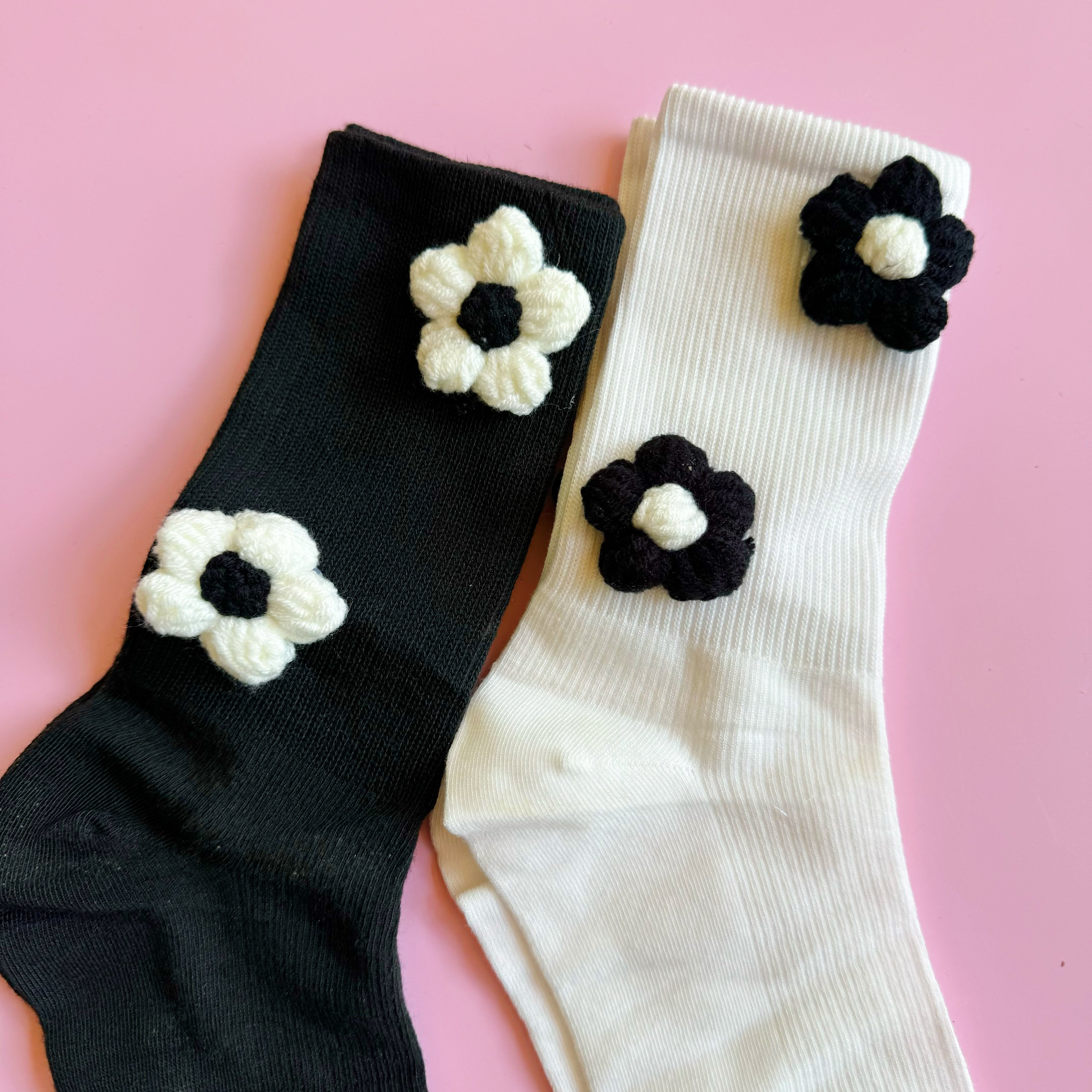 Puffy Daisy Embellished Socks Set Of 2 – Ellisonyoung.com